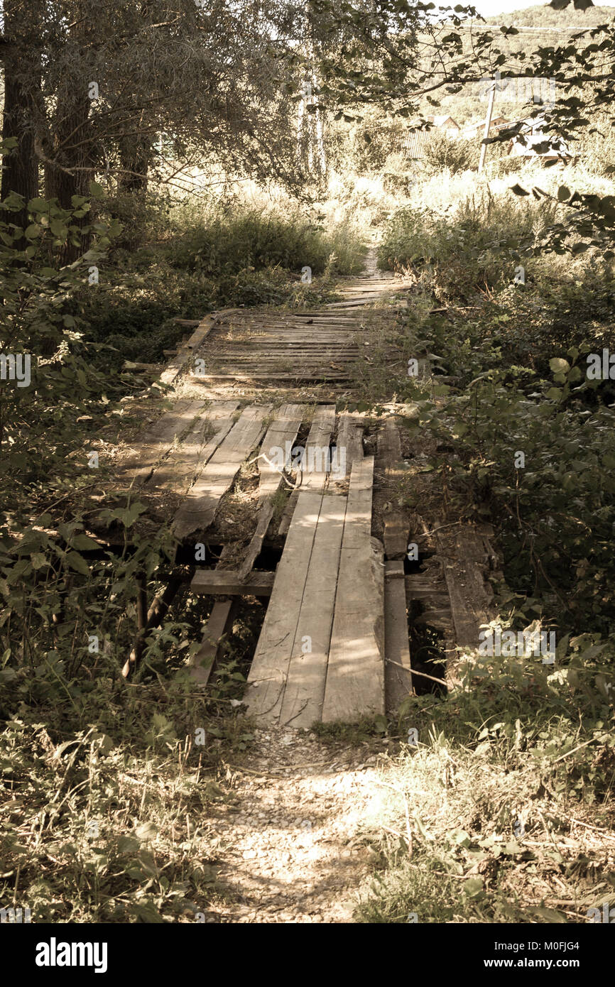 Dilapidated bridge hi-res stock photography and images - Alamy