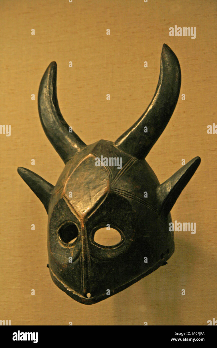 A bambara mask hi-res stock photography and images - Alamy