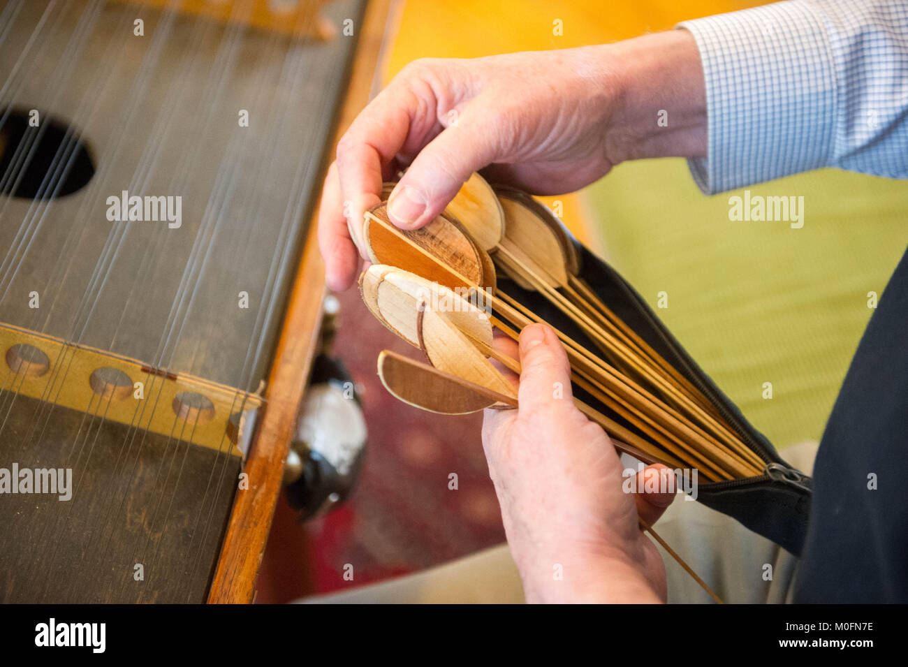 Dulcimer hammer hi-res stock photography and images - Alamy