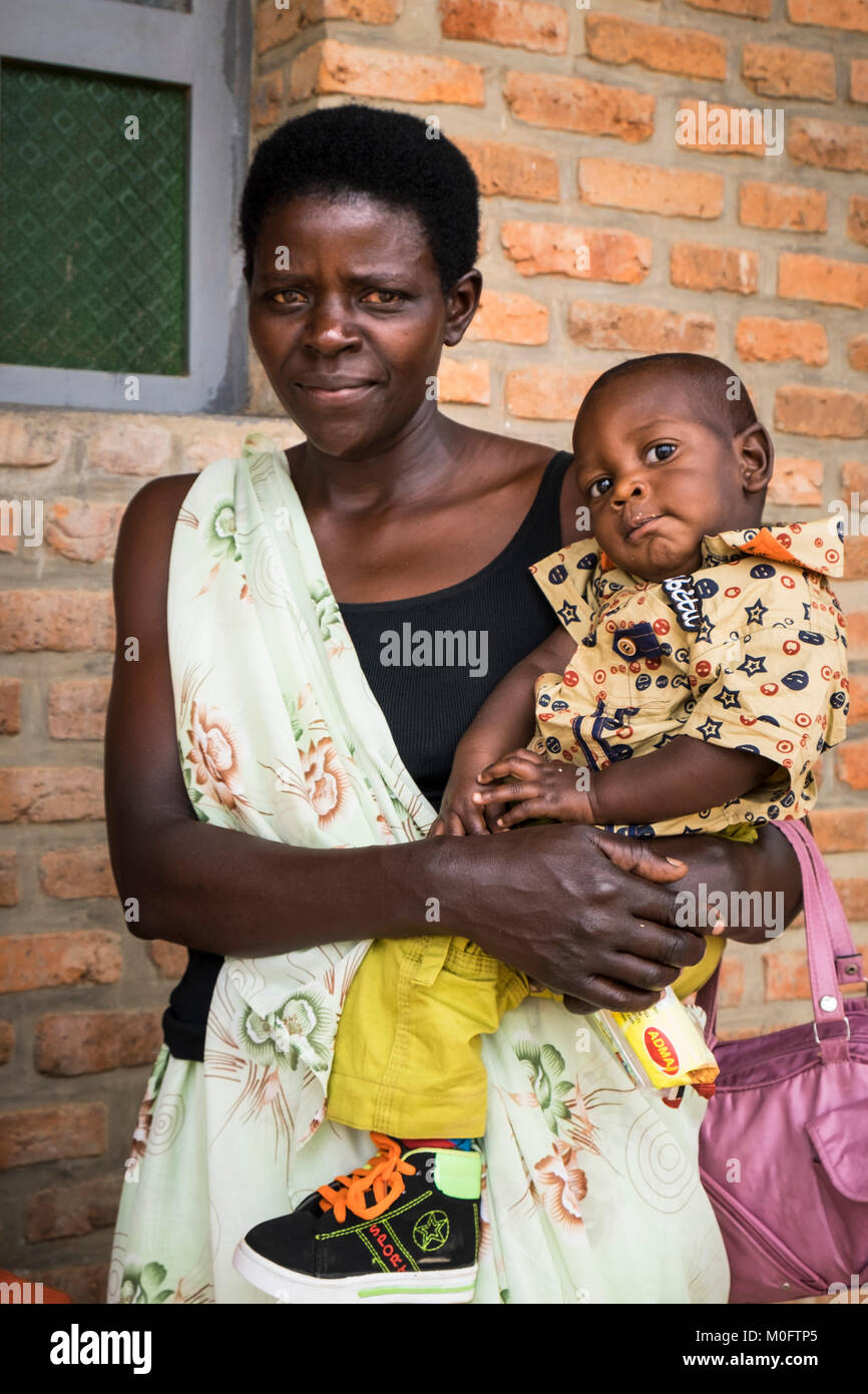 Rwanda, Nyamata, mother and son Stock Photo - Alamy
