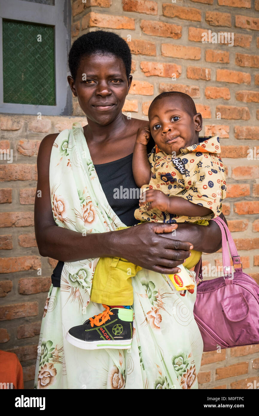 Rwanda, Nyamata, mother and son Stock Photo - Alamy