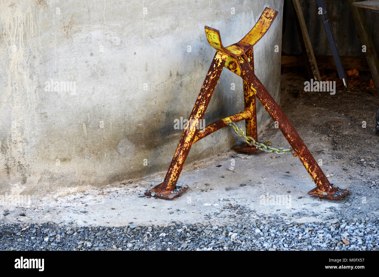 Old metal stand Stock Photo - Alamy