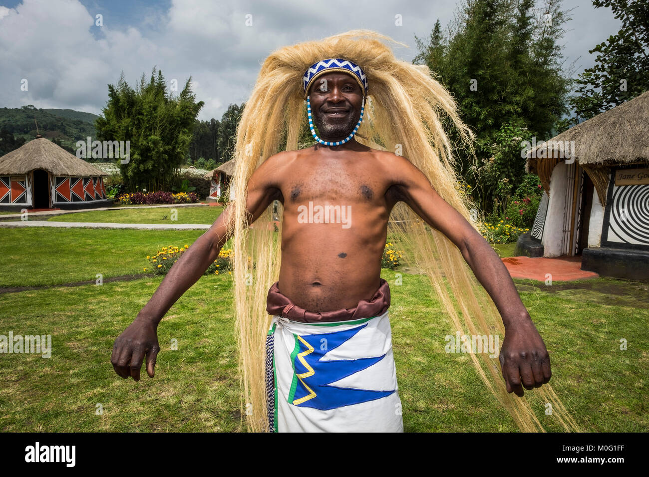 Rwanda, Ruhengeri, Musanze, Iby'Iwacu Cultural village, dancer Stock ...