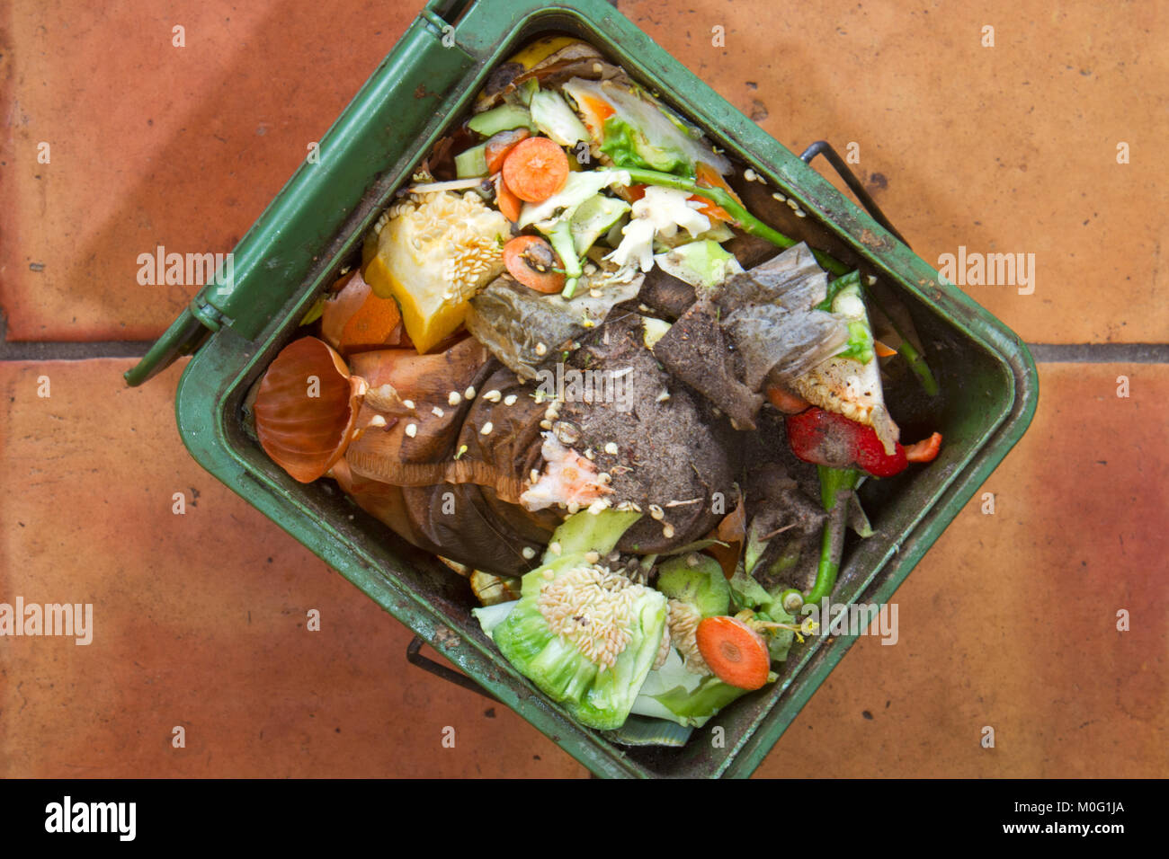 Food waste bucket hi-res stock photography and images - Alamy