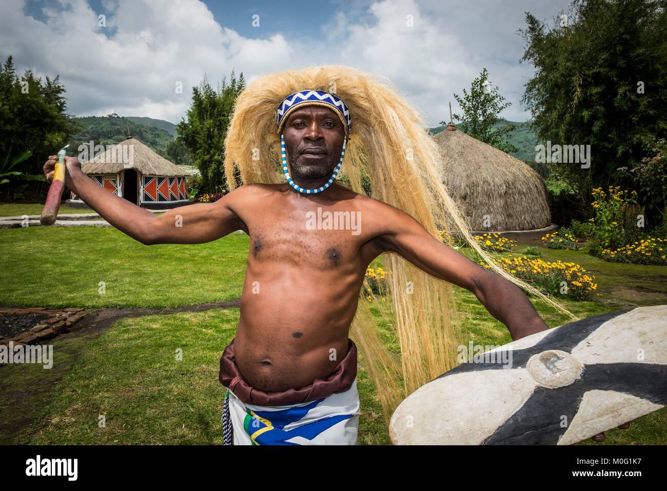Rwanda, Ruhengeri, Musanze, Iby'Iwacu Cultural village, dancer Stock ...