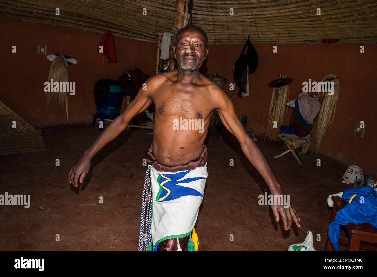 Rwanda, Ruhengeri, Musanze, Iby'Iwacu Cultural village, dancer Stock ...