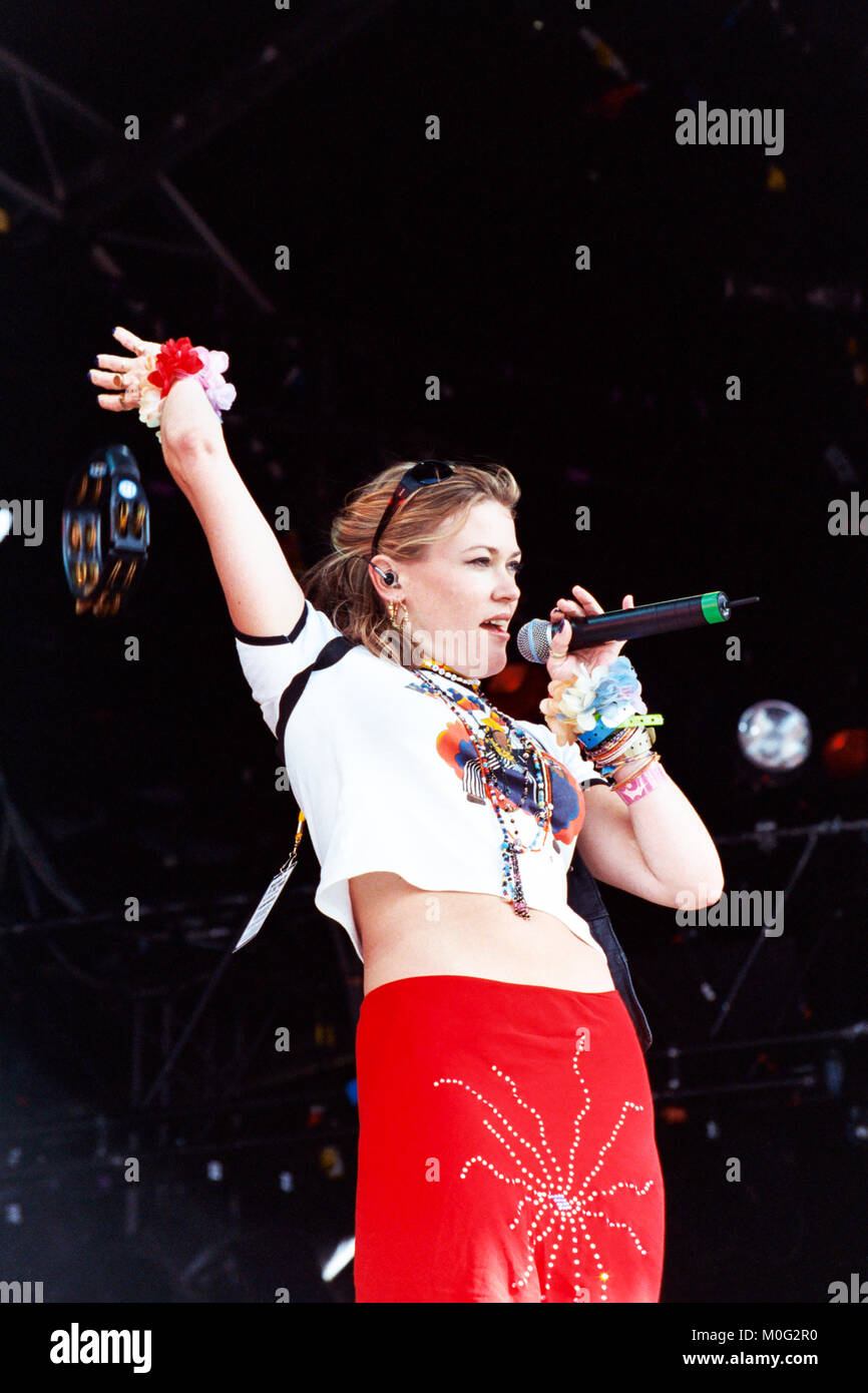 Cerys Matthews performing in Catatonia at The T in The park Festival ...