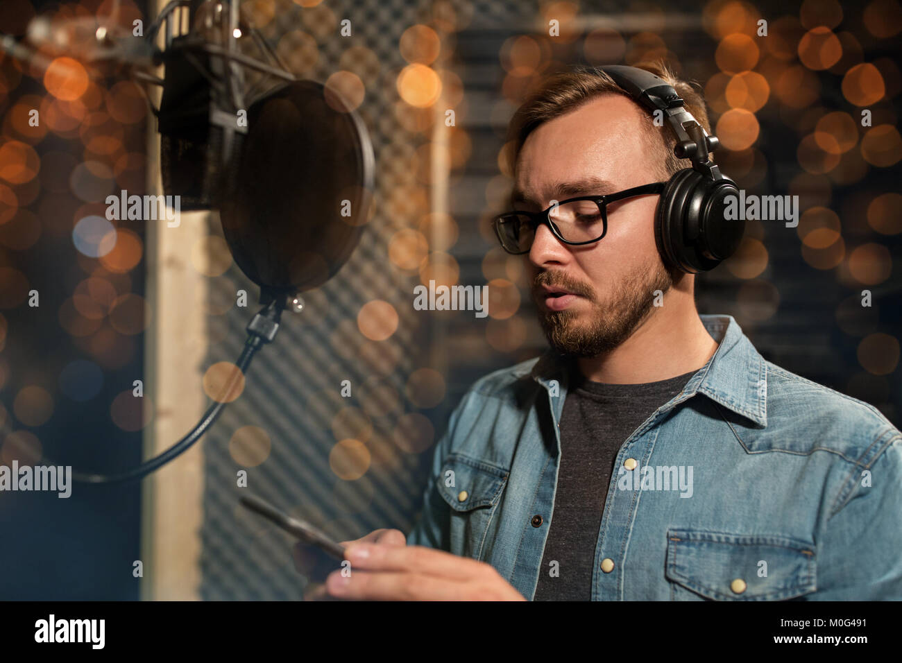 Mobile recording studio hi-res stock photography and images - Alamy