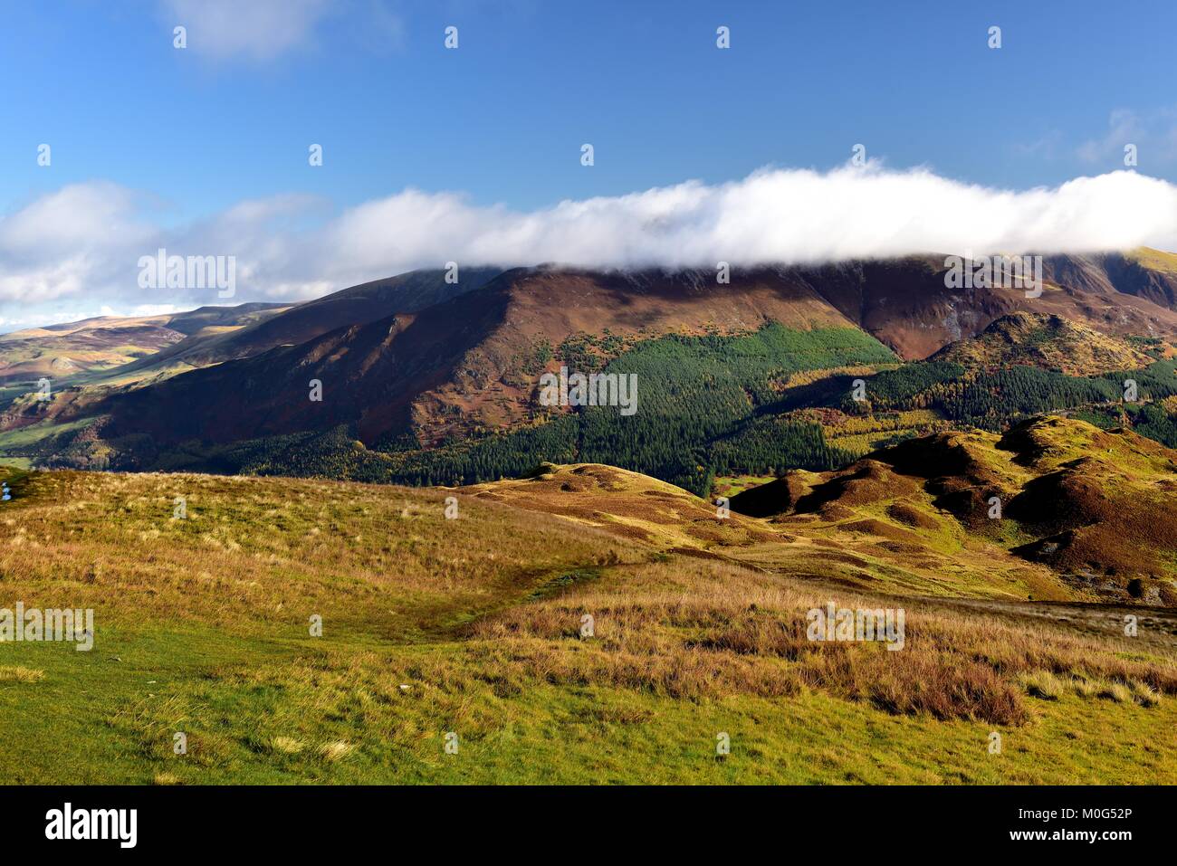 Footpath down to the summit of Barf Stock Photo - Alamy