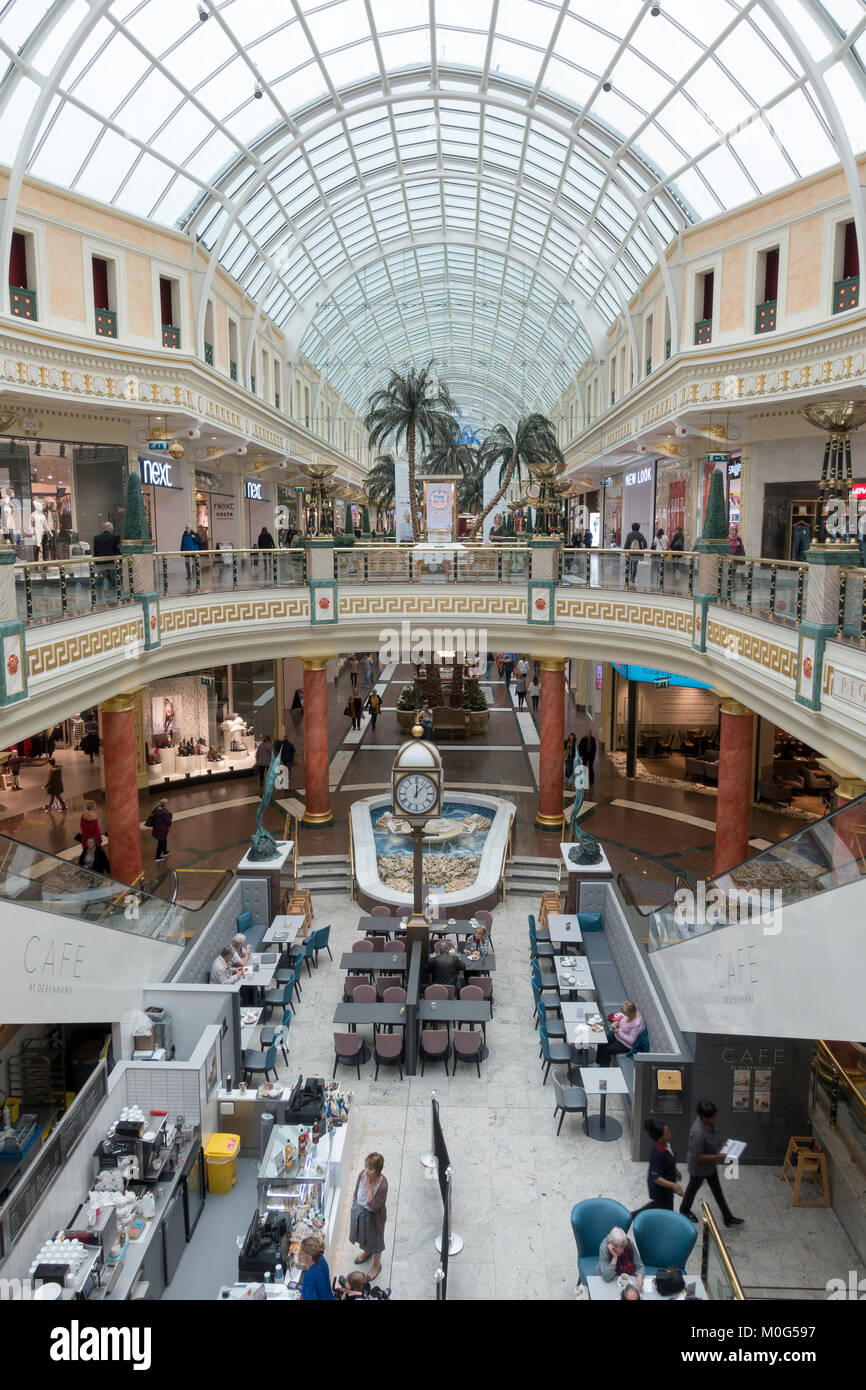 Trafford centre shopping hi-res stock photography and images - Alamy