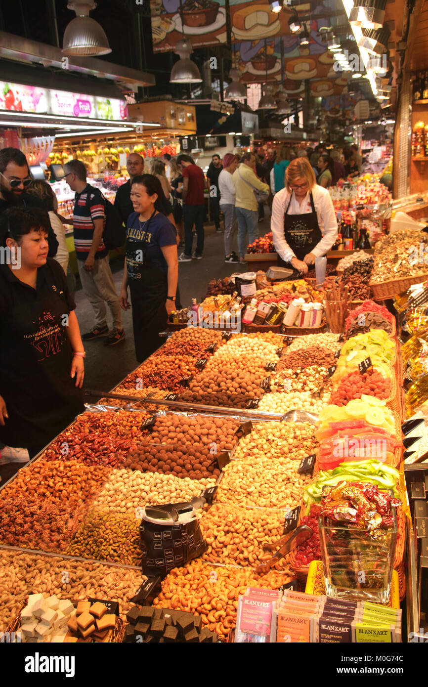 Confectionary and Nut stall Mercat de la Boqueria interior Barcelona ...