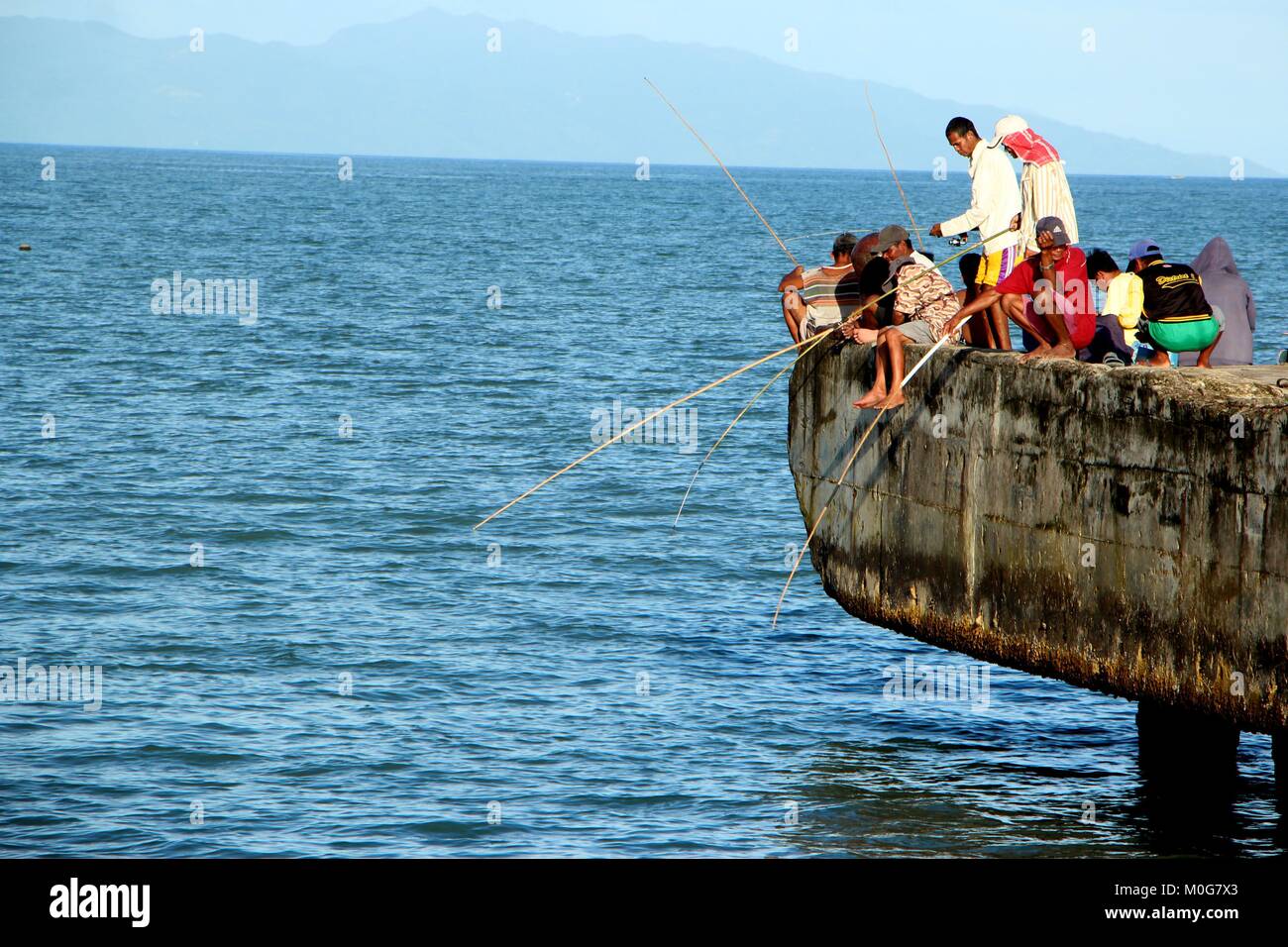 Philippines. 21st Jan, 2018. Bicolanos enjoyed fishing at the top of ...