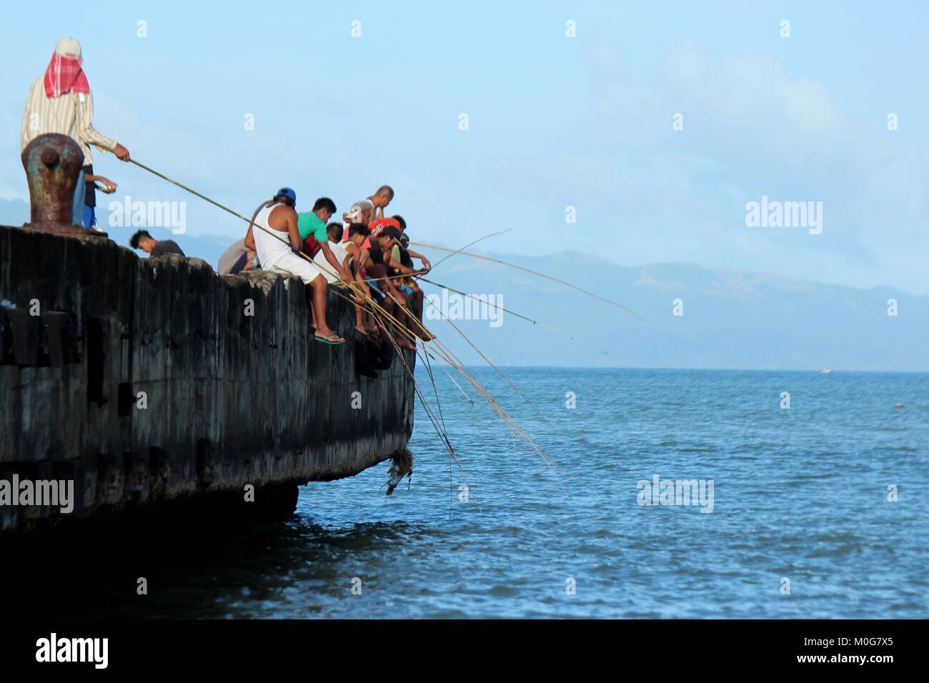 Philippines. 21st Jan, 2018. Bicolanos enjoyed fishing at the top of ...