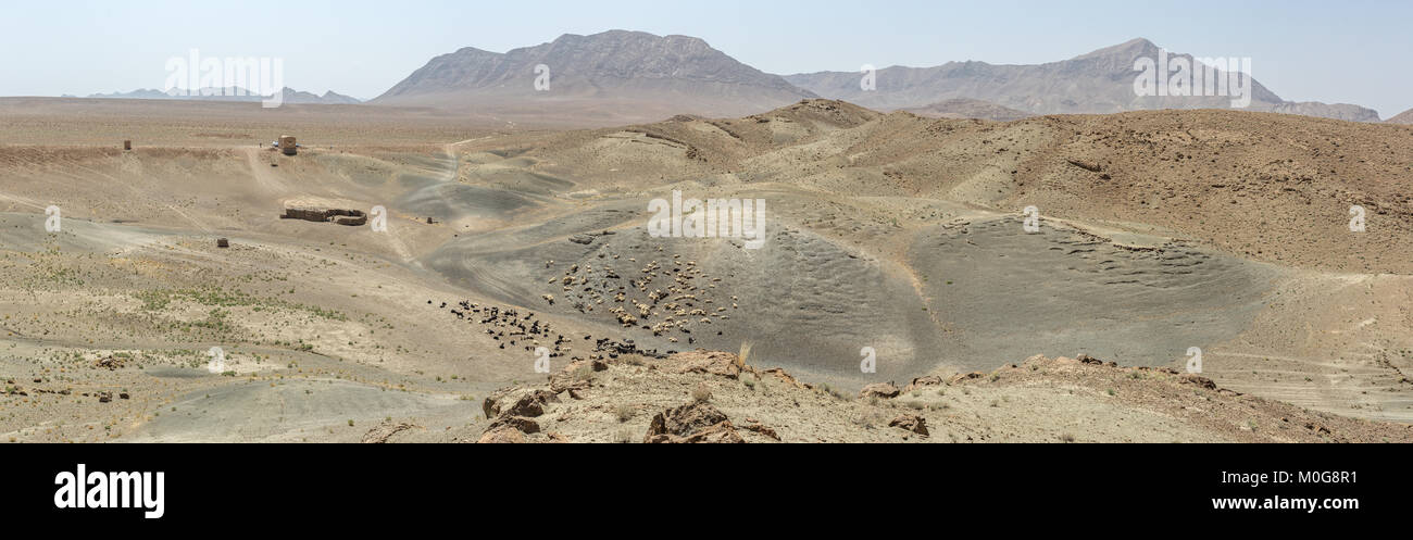 Iran central desert near Isfahan Stock Photo - Alamy