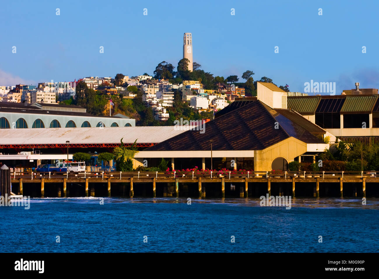 Coit tower monument hi-res stock photography and images - Alamy