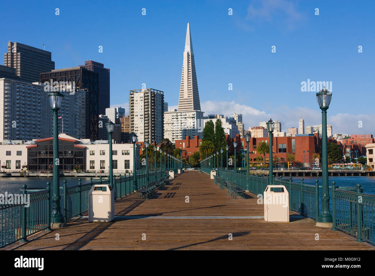 San francisco pier downtown skyline hi-res stock photography and images ...