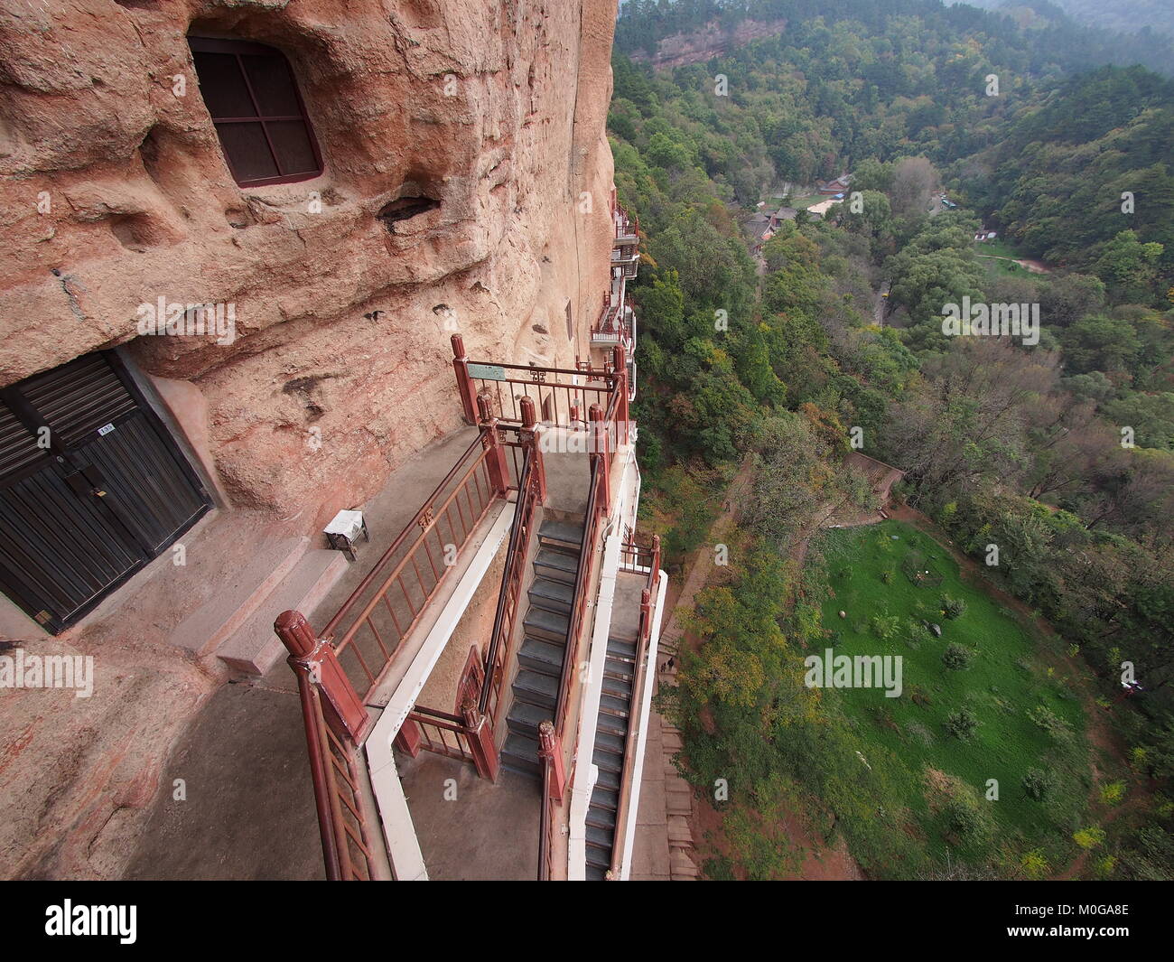 Gansu tianshui maijishan grottoes hi-res stock photography and images ...