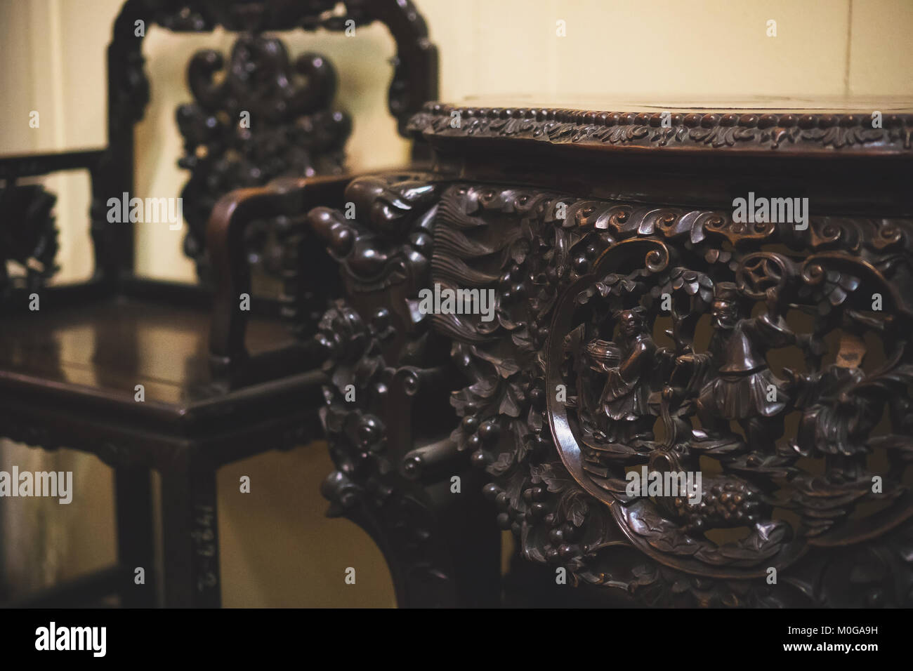 Table with chairs during the ancient China Stock Photo - Alamy