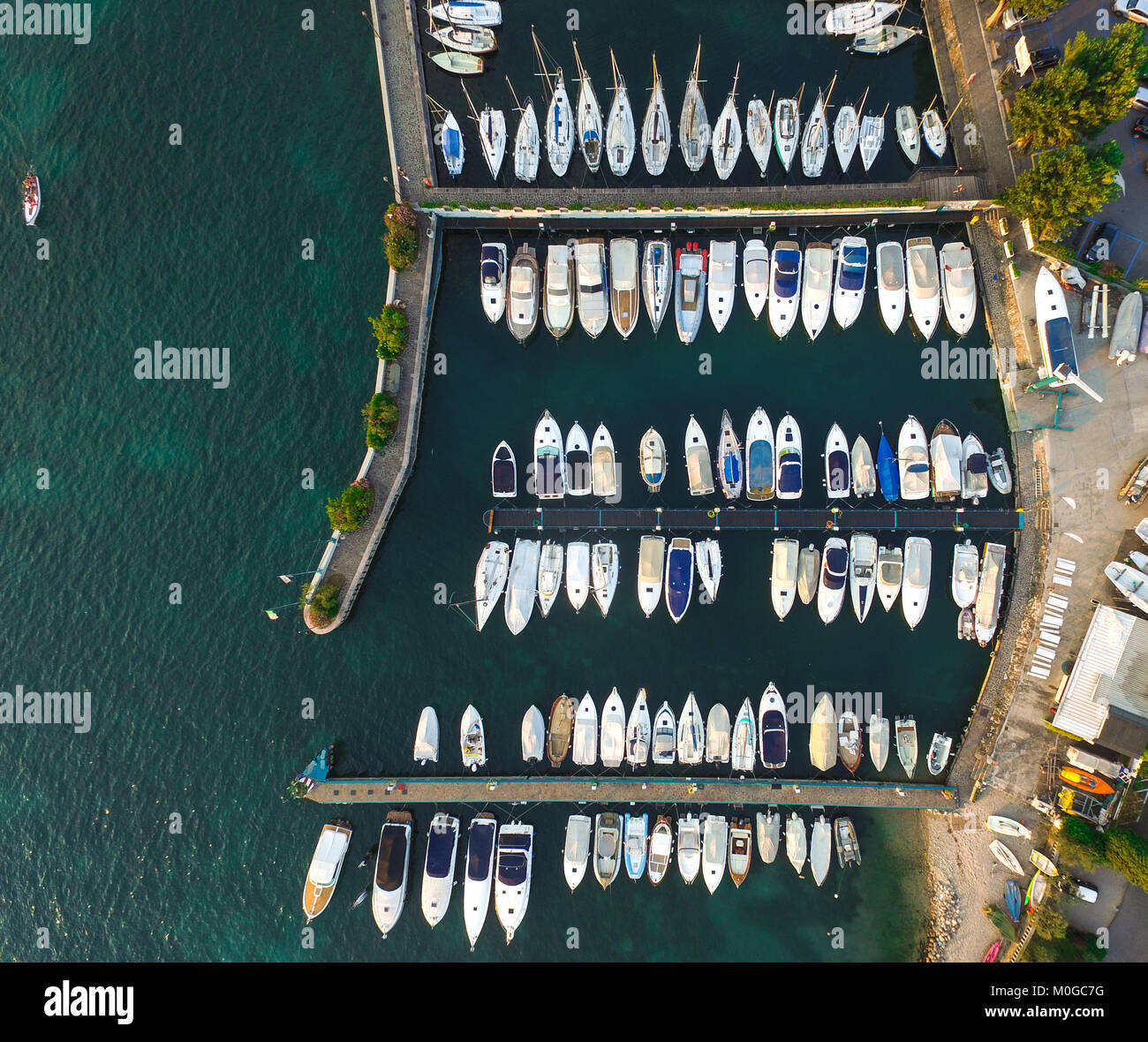 Boats from above hi-res stock photography and images - Alamy