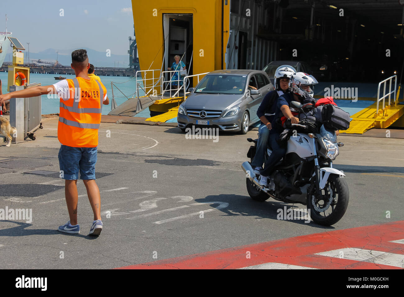 Unloading passengers hi-res stock photography and images - Alamy