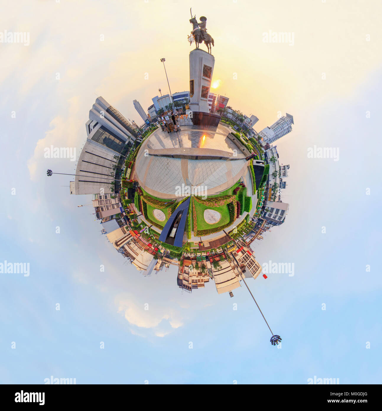 Bangkok taksin statue hi-res stock photography and images - Alamy
