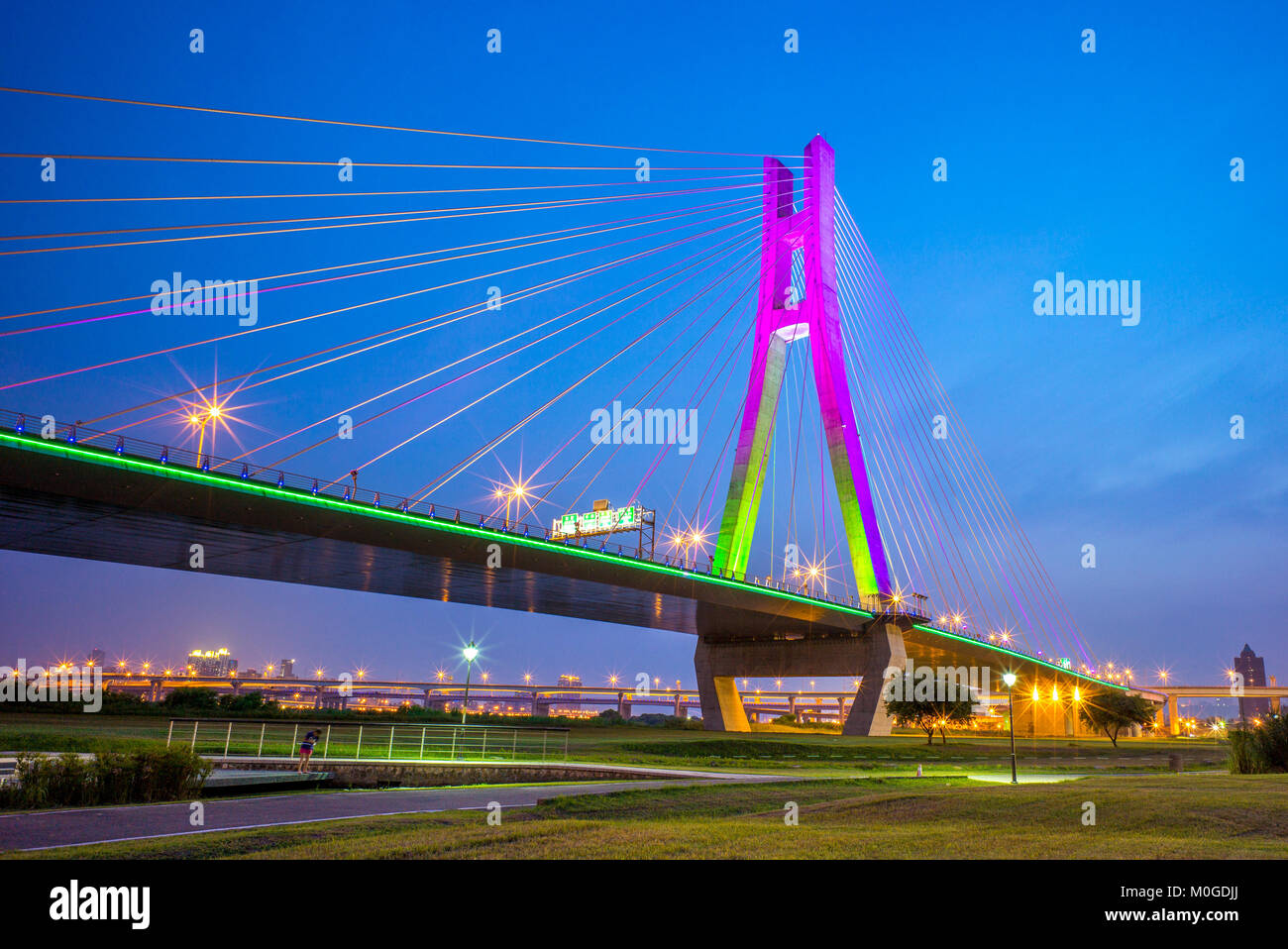 Connection building hi-res stock photography and images - Alamy