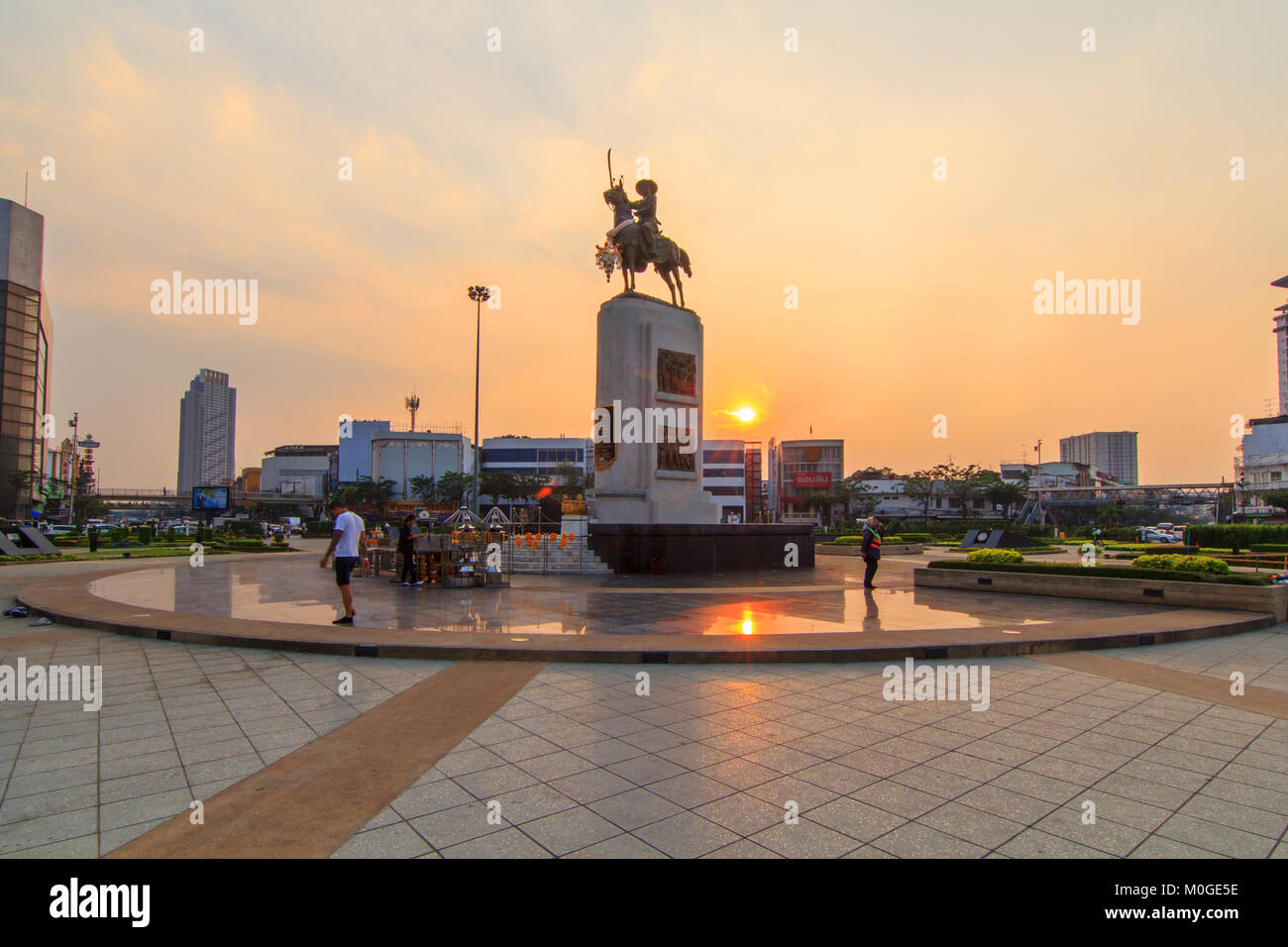 Bangkok taksin statue hi-res stock photography and images - Alamy