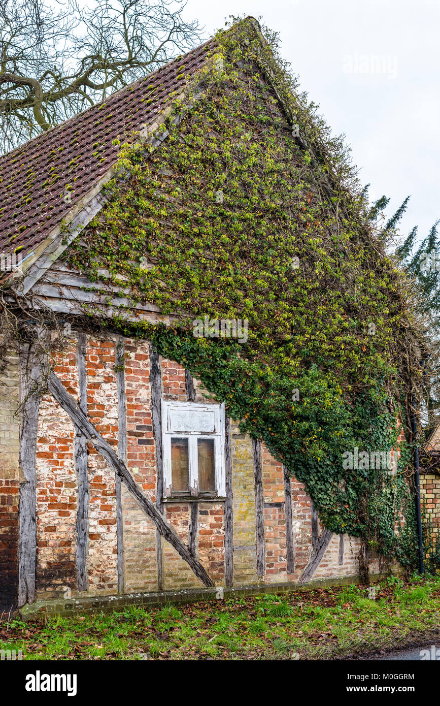 Old rustic building in Hemingford Abbots, Cambridgeshire, England, UK ...