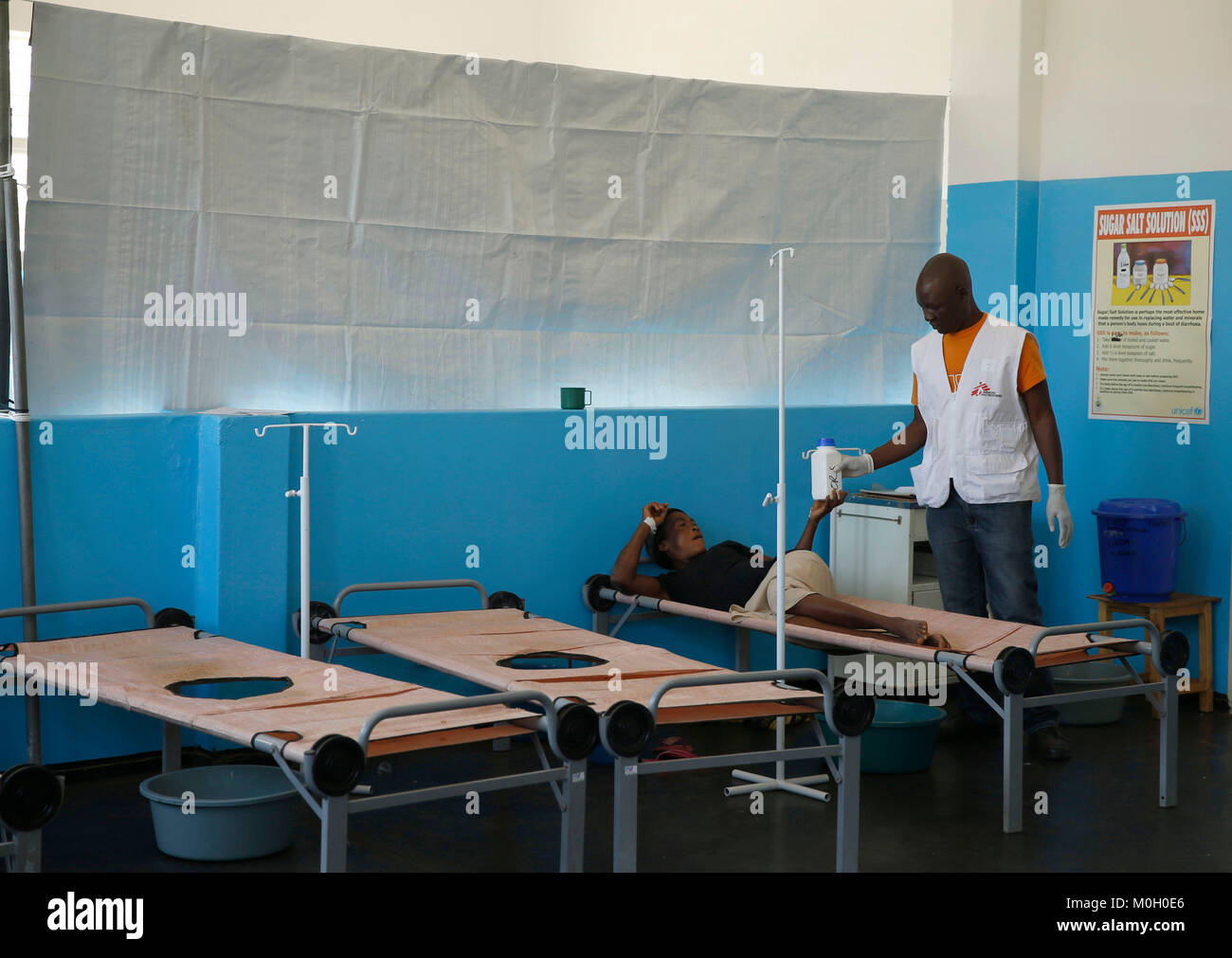 Doctors without borders child hi-res stock photography and images - Alamy
