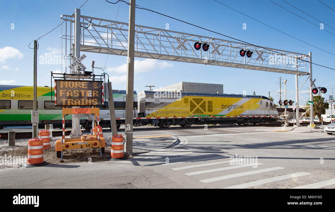 Brightline hi-res stock photography and images - Alamy