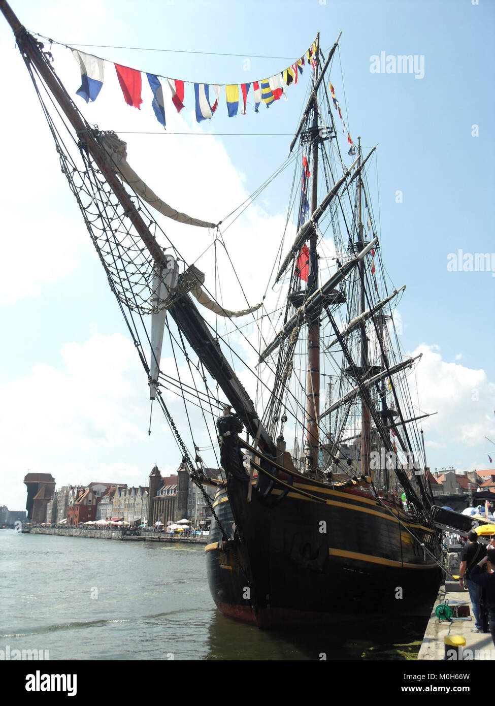 Hms bounty replica hi-res stock photography and images - Alamy