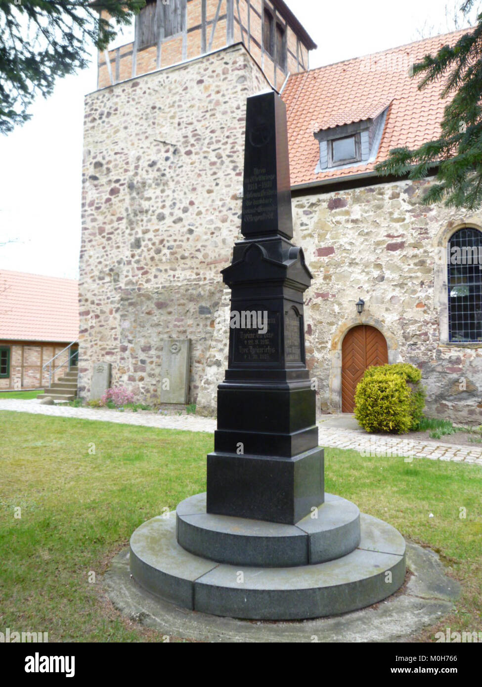 War memorial names local hi-res stock photography and images - Alamy