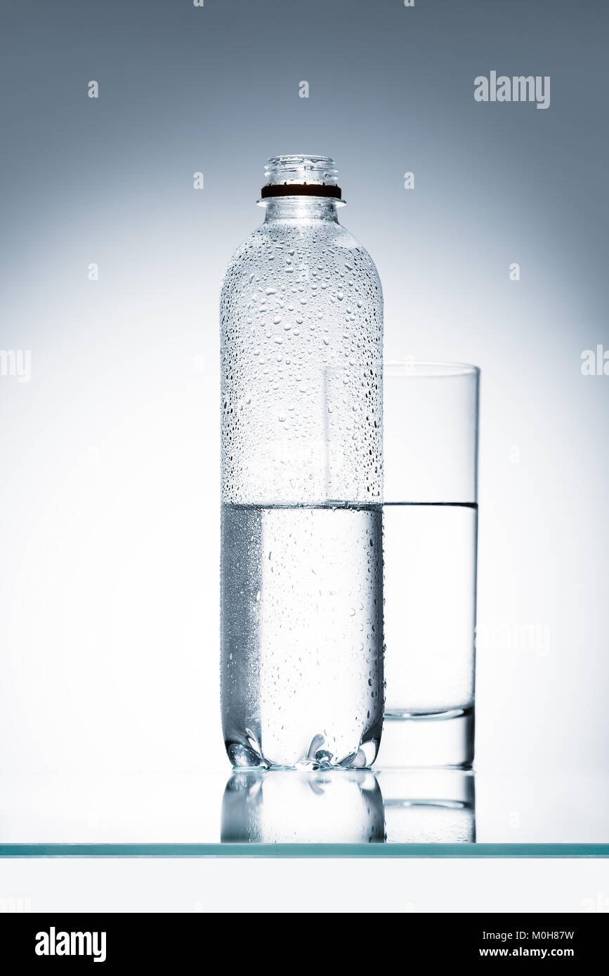 Reflective water droplets hi-res stock photography and images - Alamy