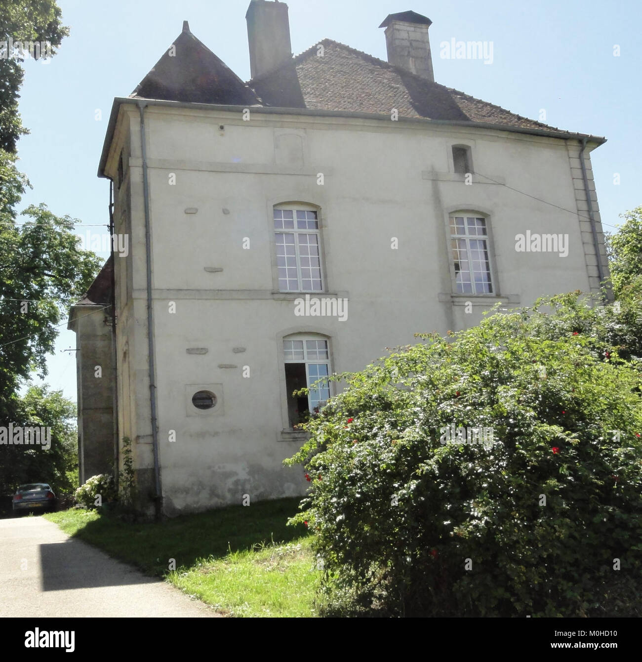 The Château de Brauvilliers is a historical castle located in the Meuse ...