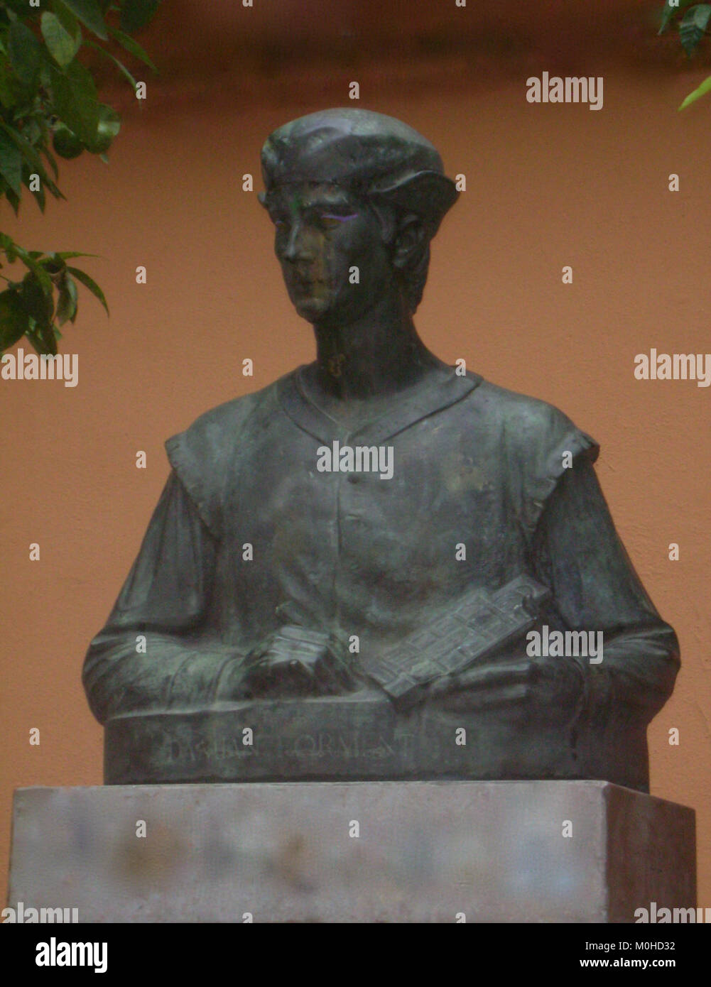 This title refers to a bust sculpture titled 'Dami', created by the ...