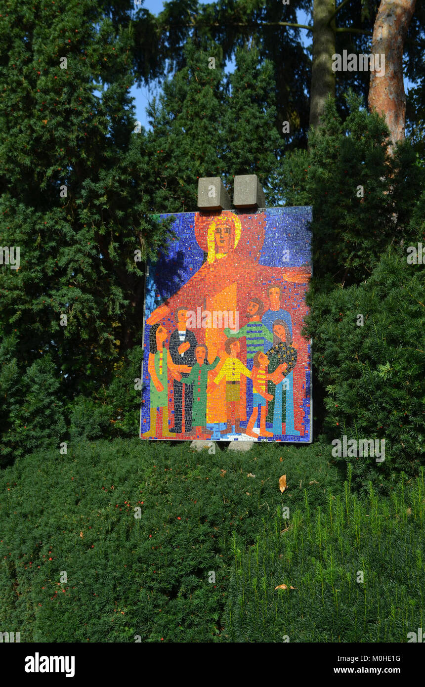 *Bergel Friedhof Mosaik* refers to the mosaic work at the cemetery of ...