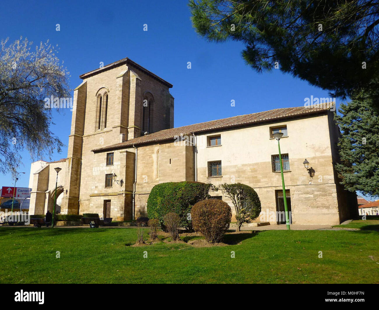 Interior de la iglesia antigua hi-res stock photography and images - Alamy