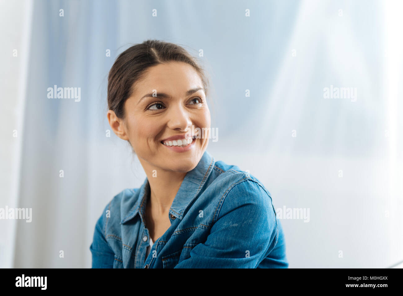 Beautiful sincerely smiling woman hi-res stock photography and images ...
