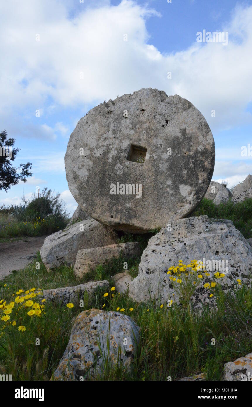 Archaeological area of Selinunte in Sicily Stock Photo - Alamy