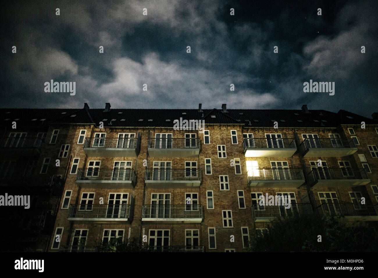 A building photographed at night when most people sleep. But this night ...