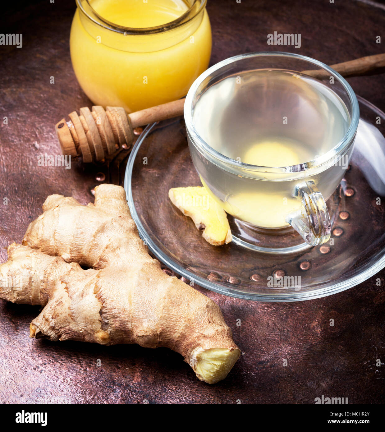 Crushed rose petals hi-res stock photography and images - Alamy