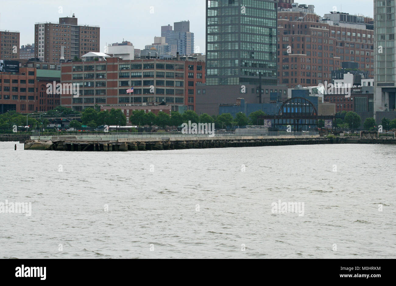 Chelsea piers new york city hi-res stock photography and images - Alamy