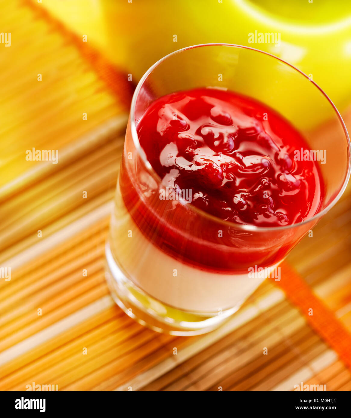 cake in glass Stock Photo - Alamy