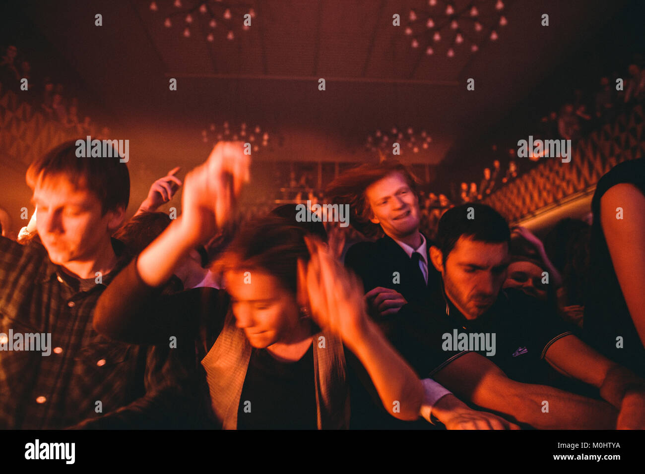 Crowd goes crazy hi-res stock photography and images - Alamy