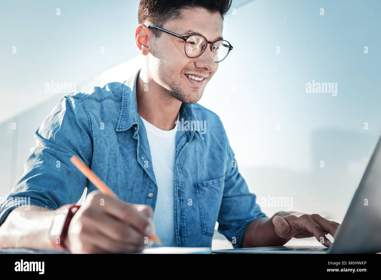 Guy employed hi-res stock photography and images - Alamy