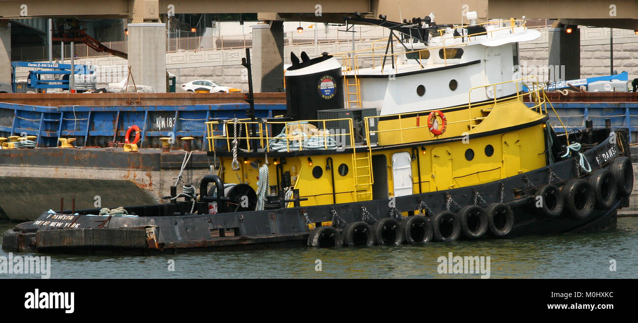 The F DAWSON Tugboat, Willis Avenue Bridge, Harlem River, Upper ...
