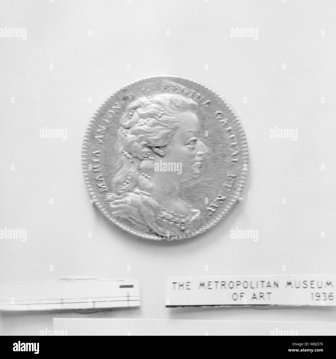Illustration queen marie antoinette Black and White Stock Photos ...