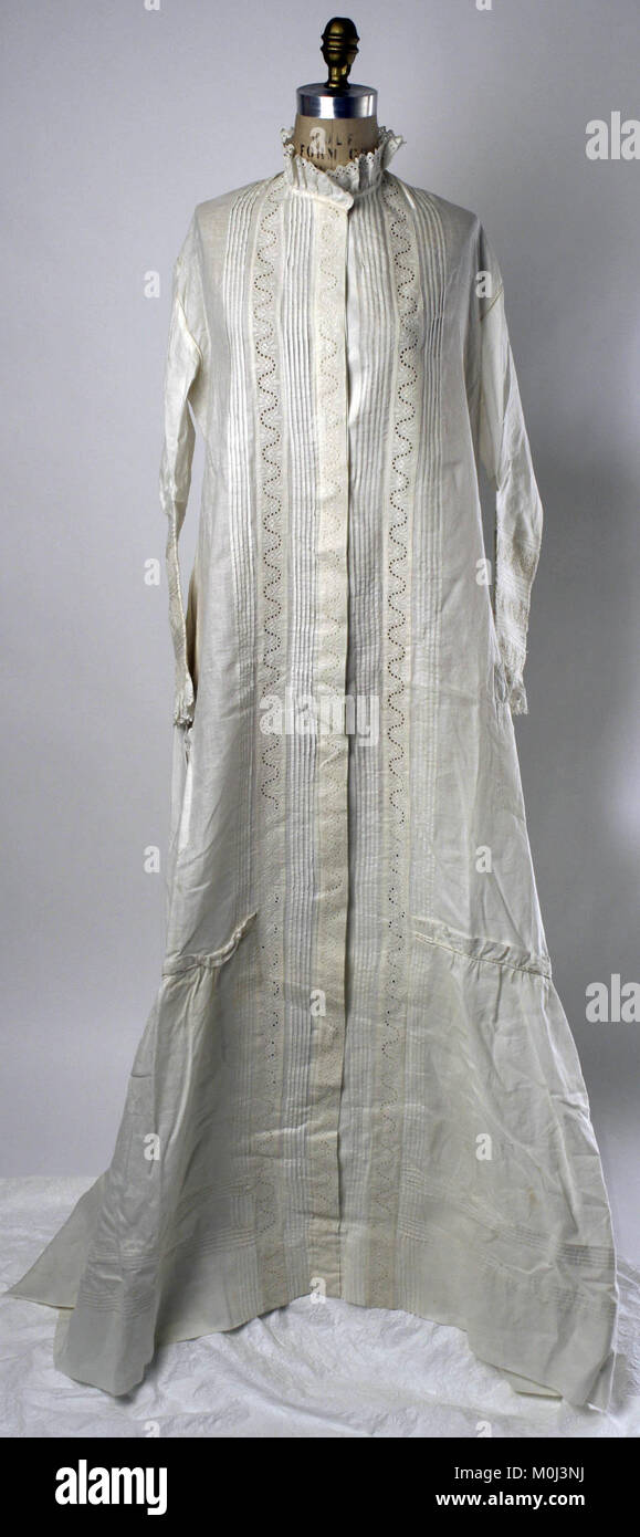 Negligee historical hi-res stock photography and images - Alamy