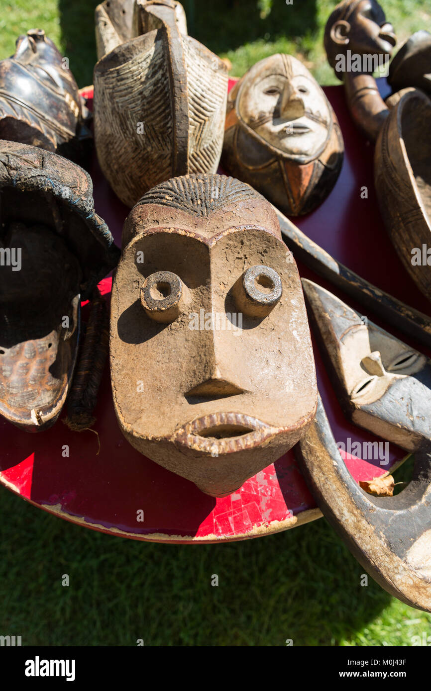 African tribal masks hi-res stock photography and images - Alamy