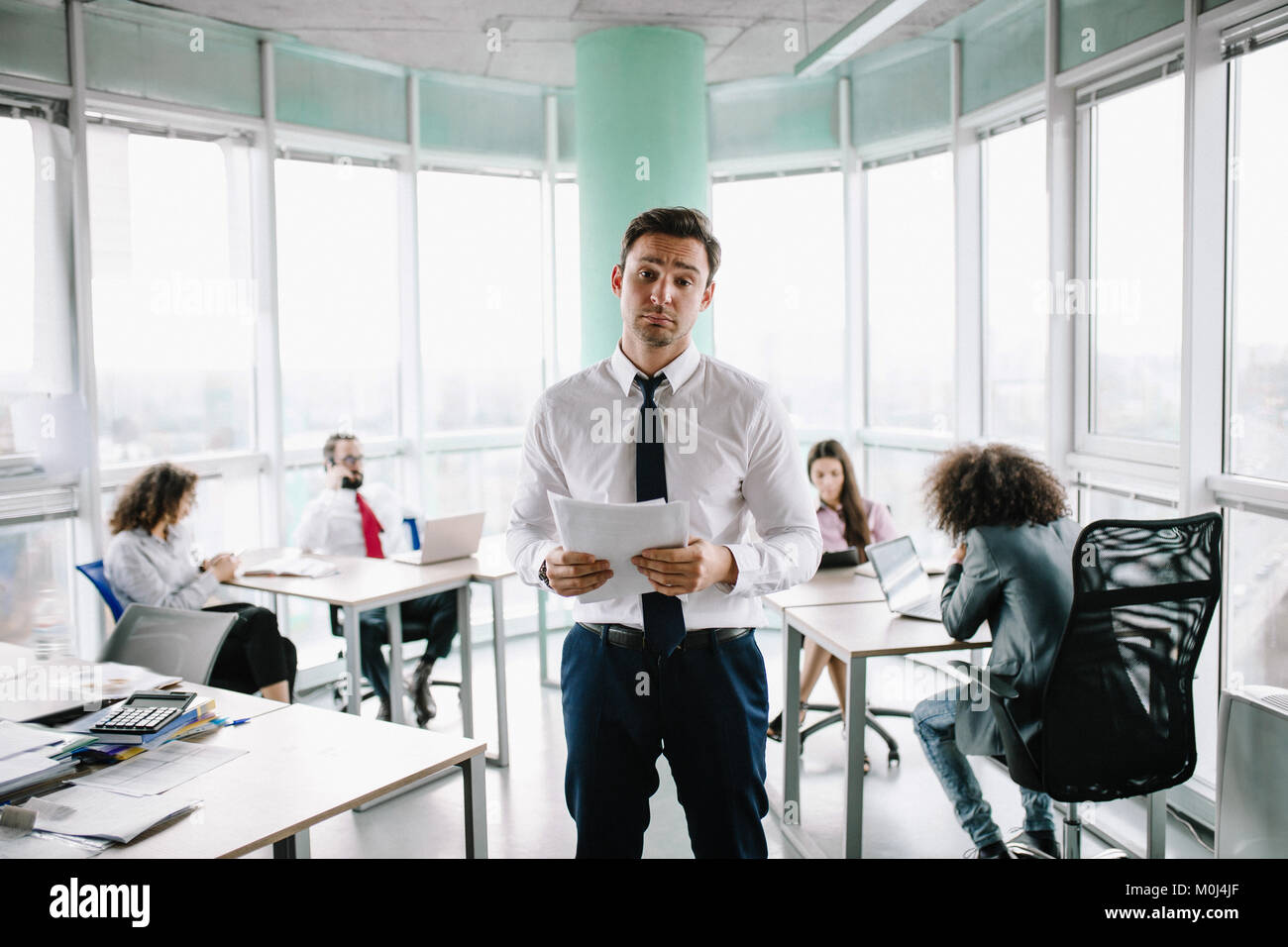 Busy office hi-res stock photography and images - Alamy